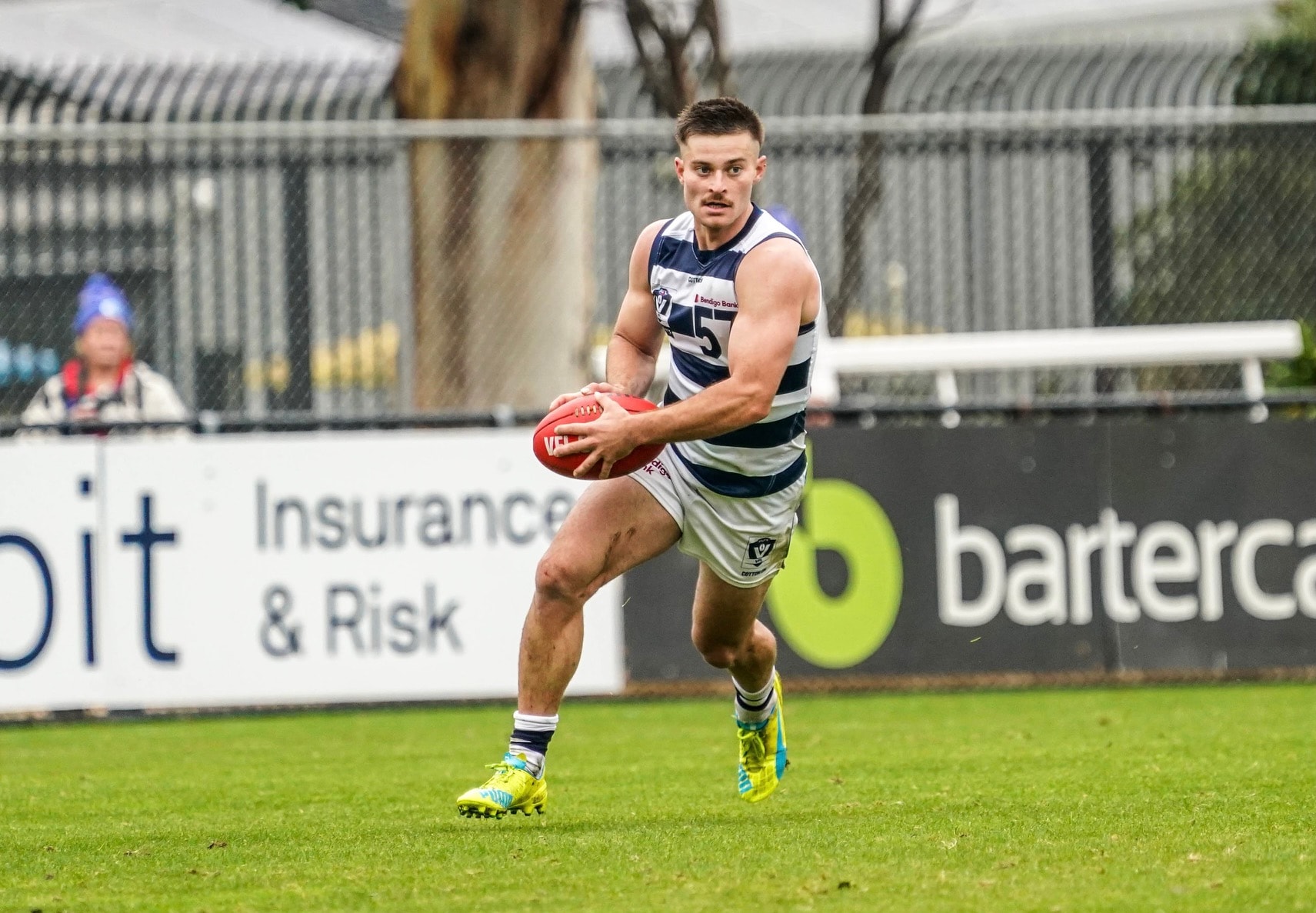 VFL Match Report | Bowes, Chalcraft Star as Cats Fall to Dogs