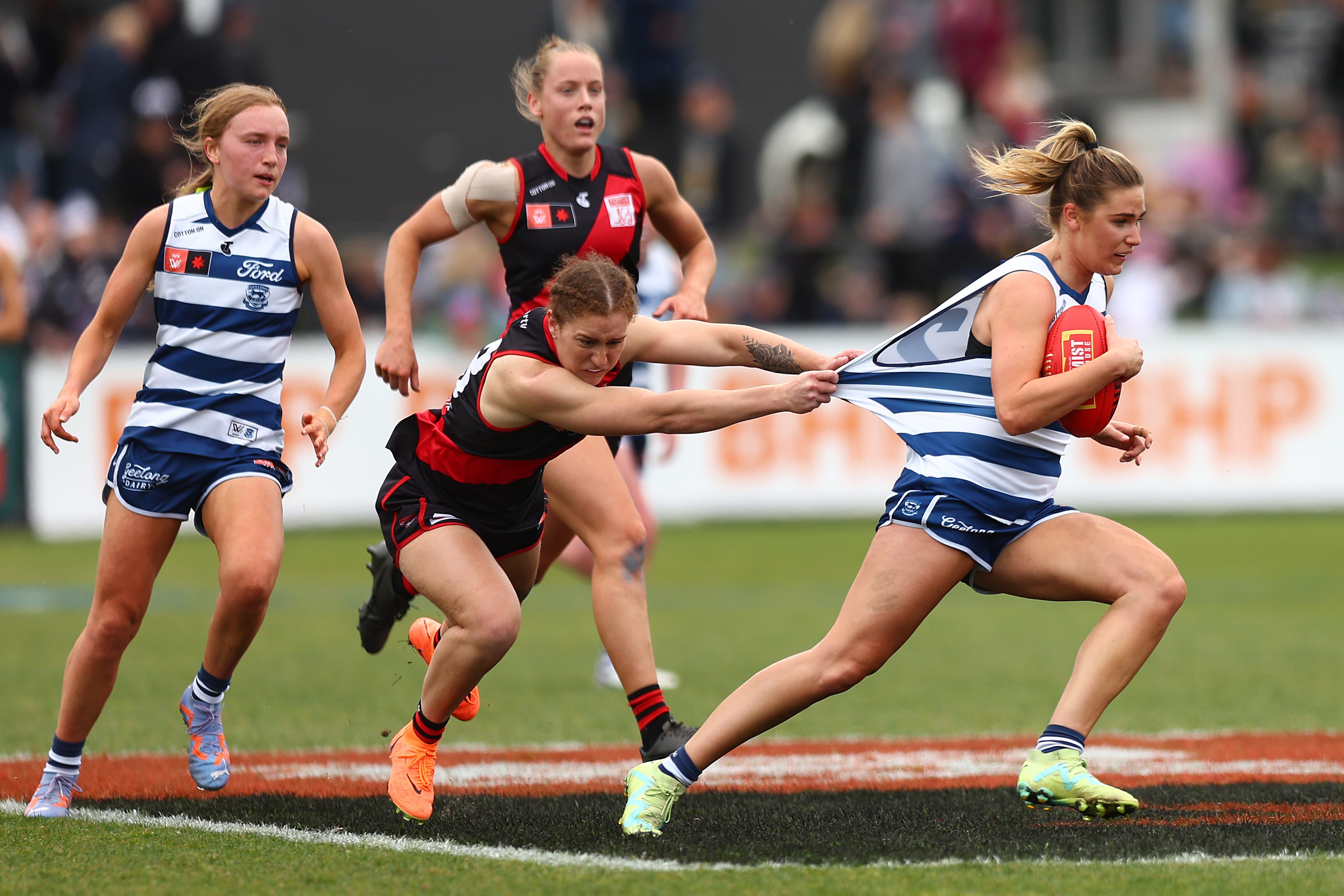 AFLW Match Report | Boilover at the 'Bool. Dons Power Past Cats in ...