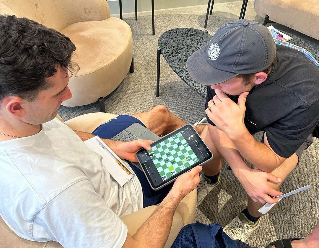 Chess mates: The unlikely love that's helping Cats bond