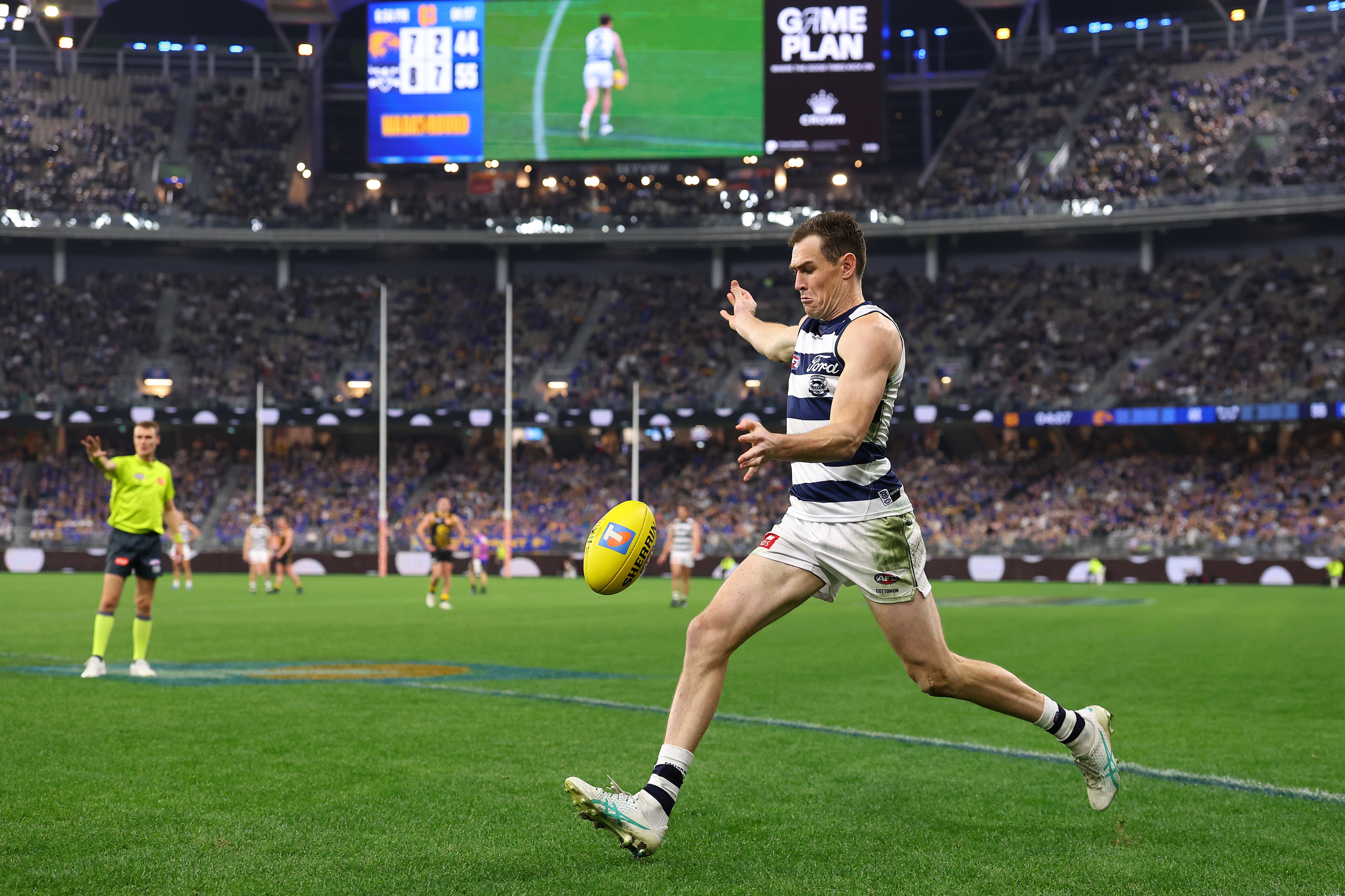 A National Treasure: Cameron Sets Incredible Goal-Kicking Record