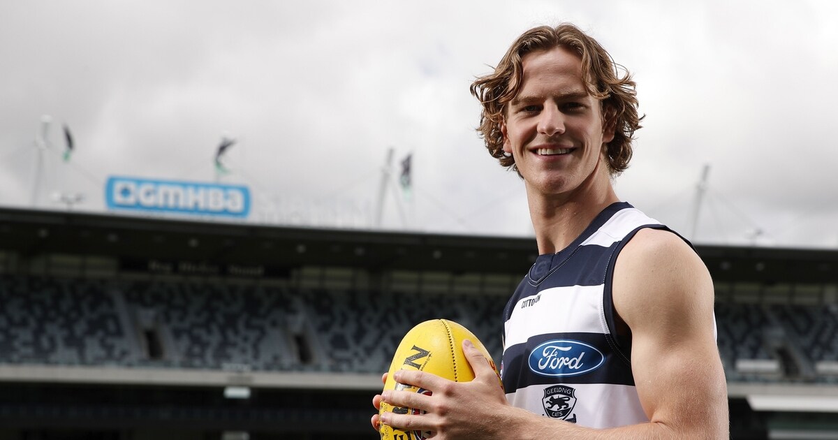 Danger flags Stephens debut