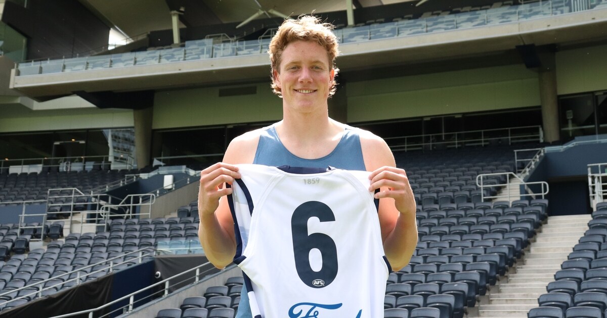 Conway to Wear Mentor’s Number