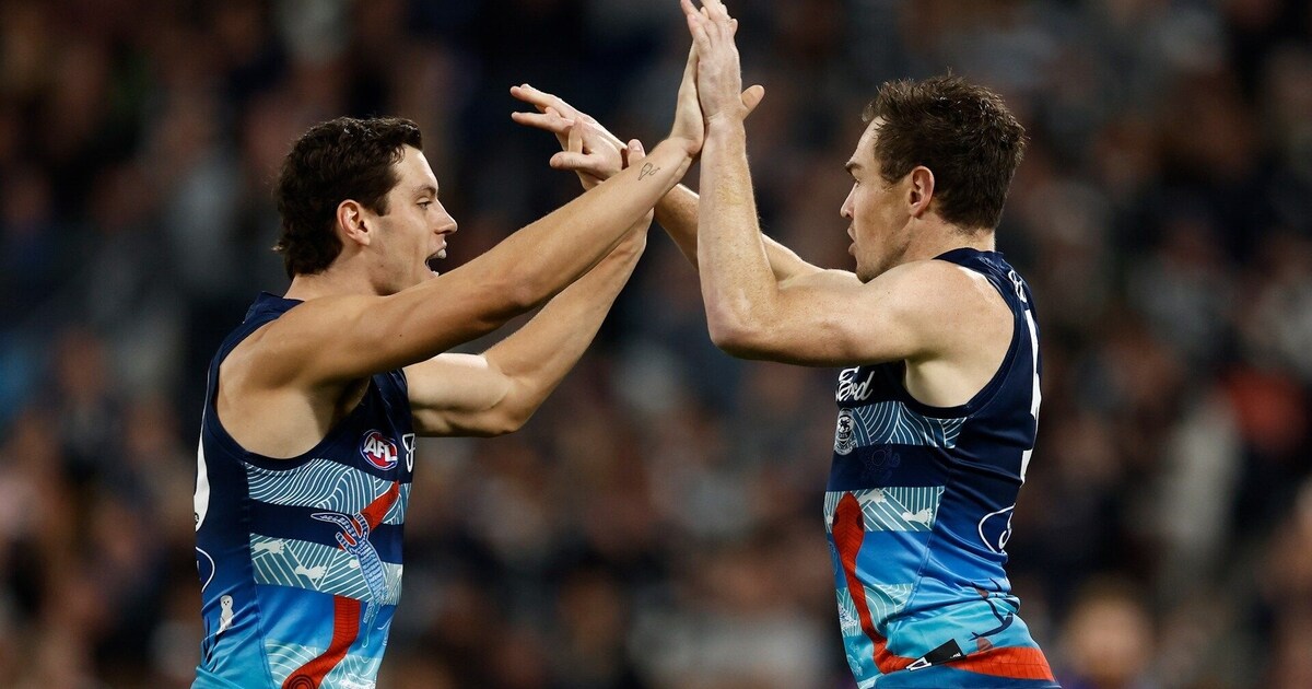 Cheers and jeers as Smith helps spark Jezza’s opener