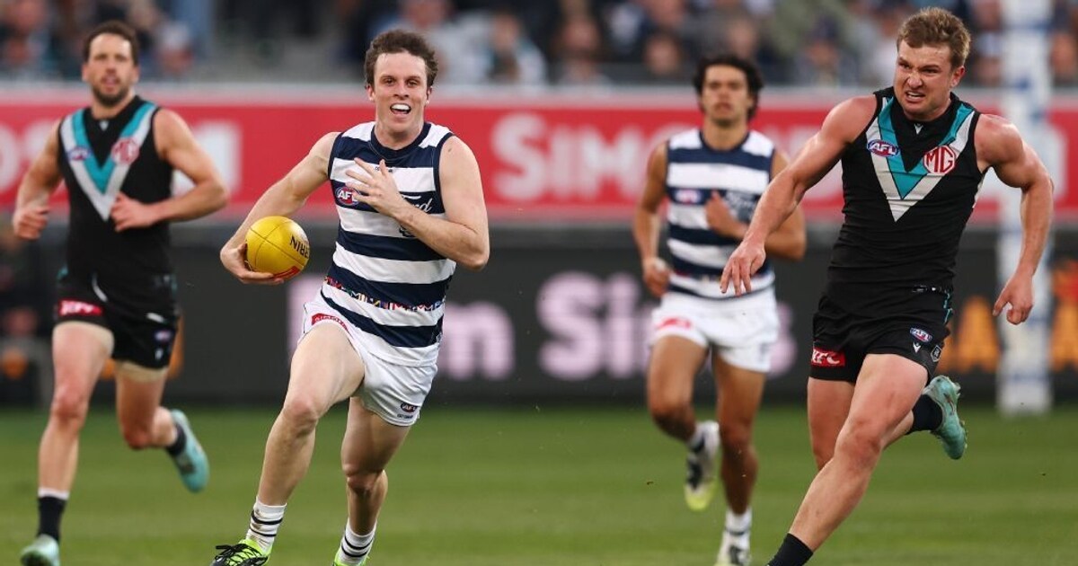 Dashing Holmes runs rampant in powerful display