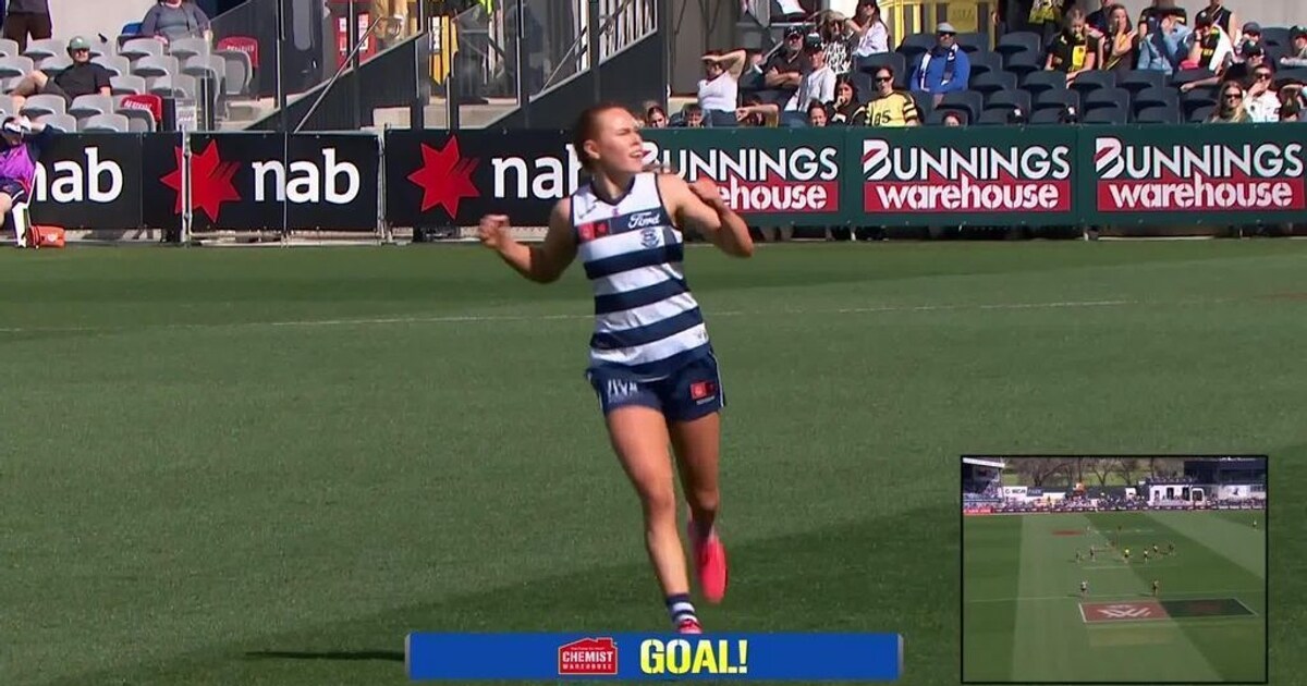 Sizzling Cats chain up before crumbing class continues dominant day